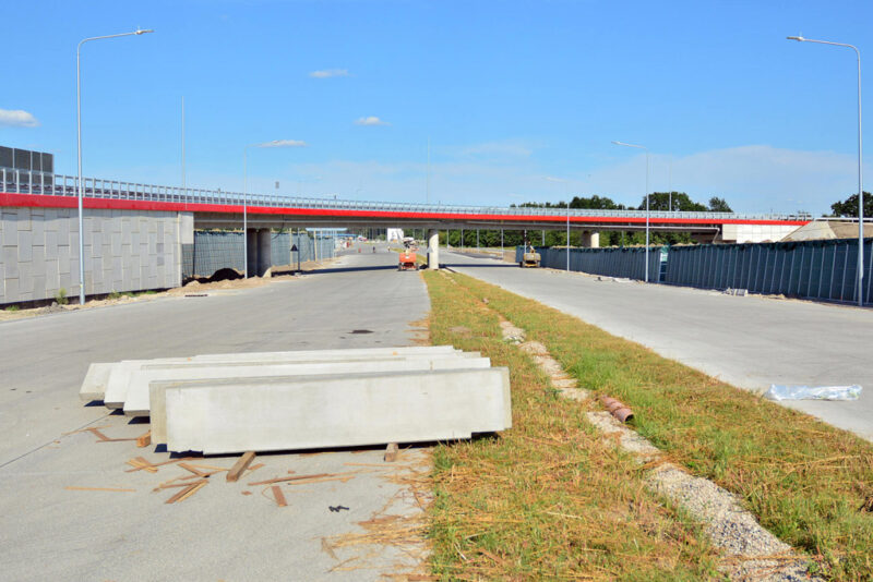 Vertical Walls with Panels of Concrete Facing - Innovative Solutions